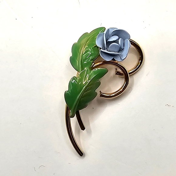 Vintage | Jewelry | 6s Enamel Flower Lapel Pin Floral Dainty Gold Tone ...